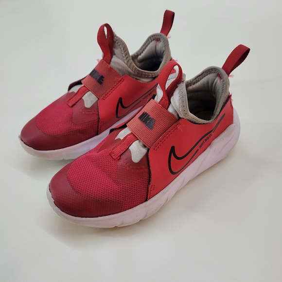 Nike | Shoes | Nikeps Flex Runner 2 University Red Size Y | Poshmark